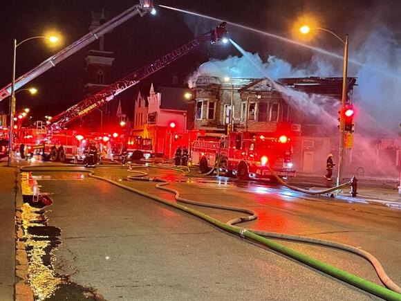 Smoke fills neighborhood as MFD handles vacant building fire