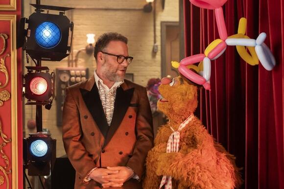 TV review: Sabrina Carpenter embraces satirical 'Muppet Show' revival ...