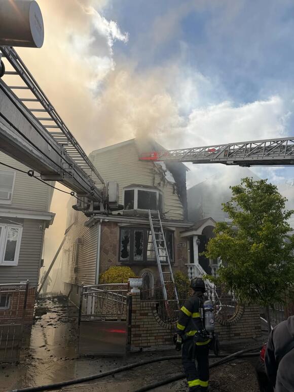 14 Injured in Queens Two-House Fire - NewsBreak