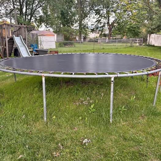 🎁 Freebies Up for Grabs in Erie — Furniture & More - NewsBreak