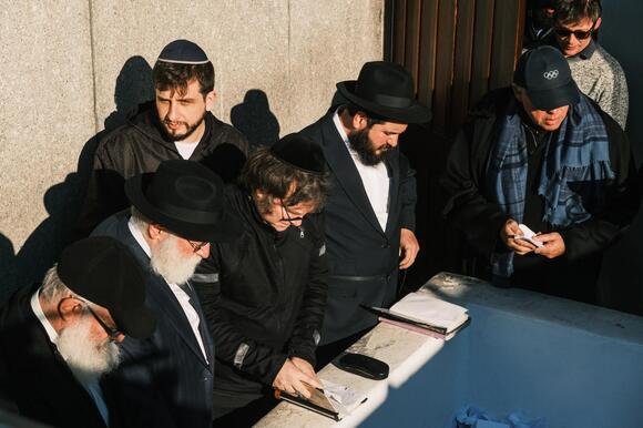 Javier Milei, Argentina’s president-elect, visits revered rabbi’s grave ...