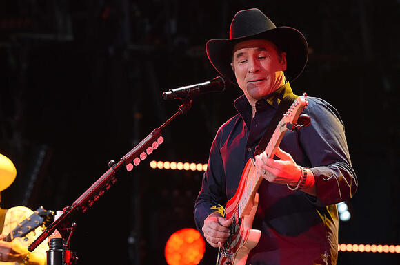 Just Business: Why Keith Urban Is Getting a New Manager - NewsBreak