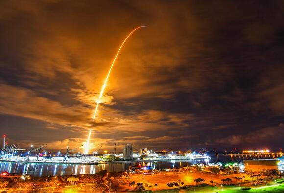 Mysterious ‘UFO’ crossing the sky over NYC sparks talk of aliens — but ...