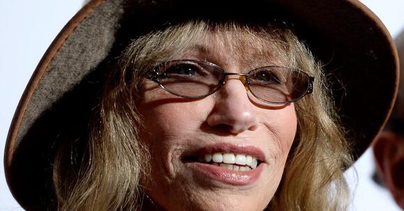 ‘Angry Man, Hungry Woman”– Carly Simon, 81, Describes Turbulent ...