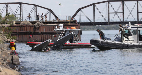 2 die after seaplane hits Tri-Cities power line and crashes into ...