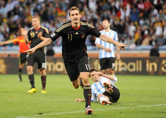 Miroslav Klose Chooses Whether Lionel Messi or Kylian Mbappe Should ...