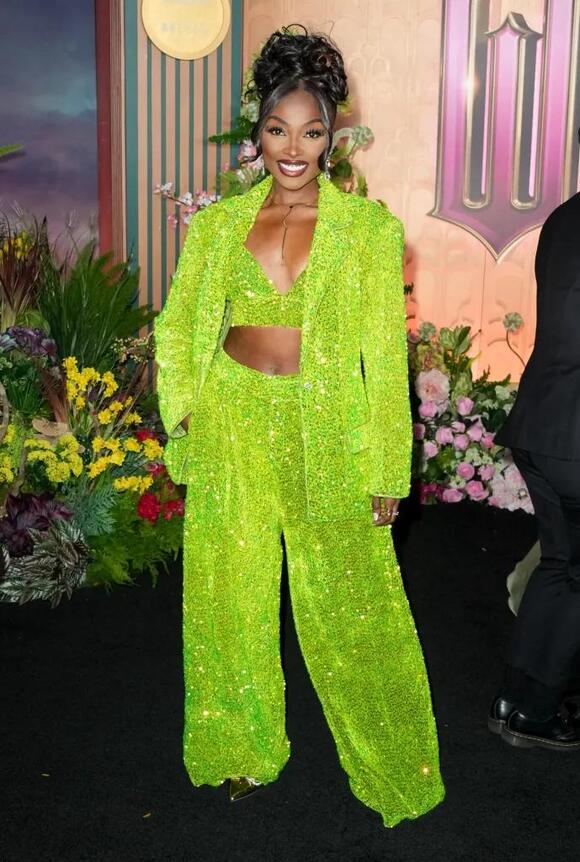 Wickedly Fabulicious! A Gallery Of Popular Pretties Who Caused A Scene ...