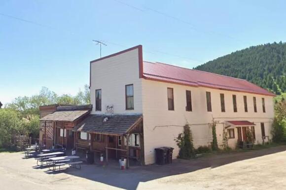 Best Small Town Bars in Montana - NewsBreak