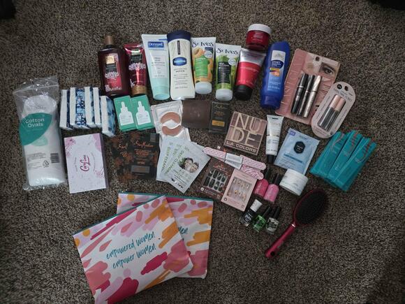 🎁 Free Finds Around Stone Mountain — From Beauty Bags to Appliances ...