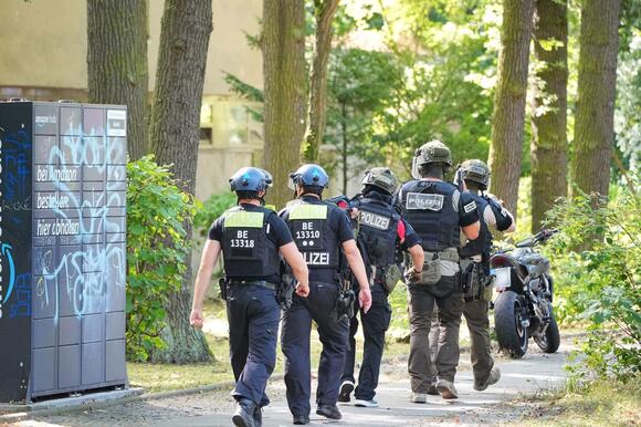 Man shot dead by German swat team in Berlin had mental health issues