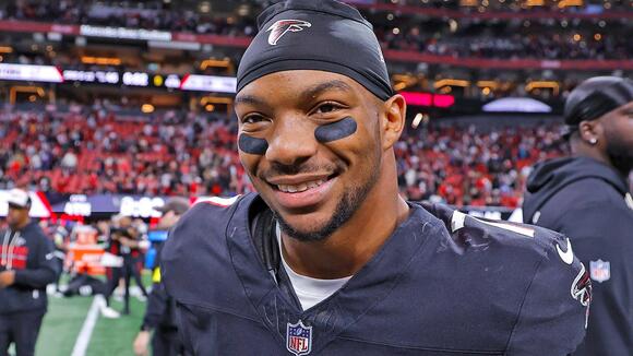 Bijan Robinson's case to be the first player drafted in 2026 Fantasy ...