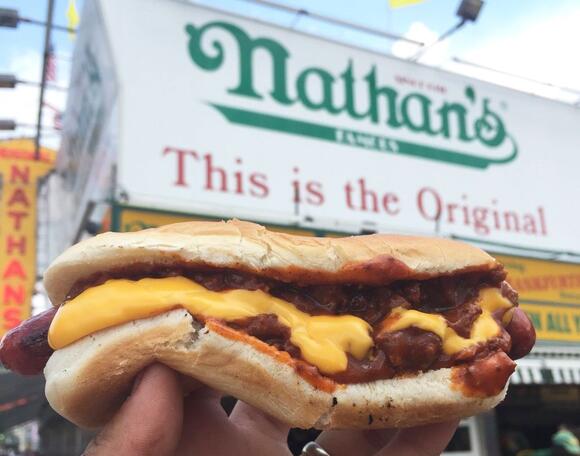 26 Legendary Hot Dog Stands Across America - NewsBreak