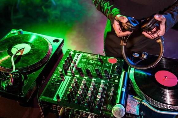 Exclusive Clubs in New York City - NewsBreak