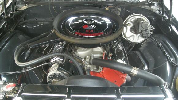 Ford And Chevy's 427 Big-Block Engines Compared Side-By-Side - NewsBreak