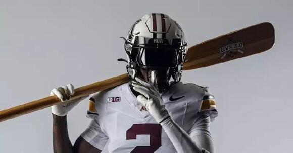 Texas WR Kevin Ferrygood commits to Minnesota - NewsBreak
