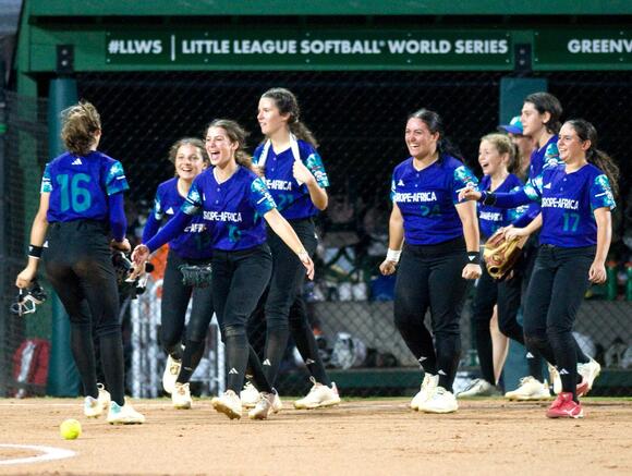 LLWS: Italian team earns first spot in upcoming softball Little League ...