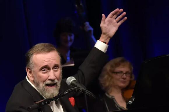 Chris Stapleton Says When + Why He'll Shave Off His Iconic Beard ...