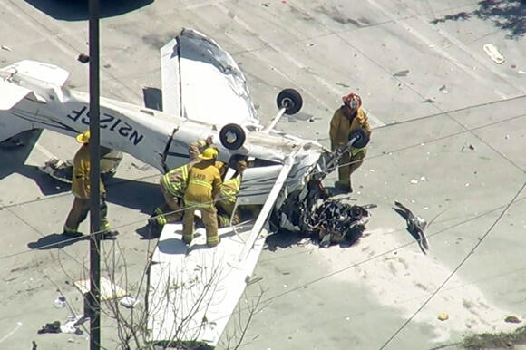 Small plane crashes in parking lot of Los Angeles auto store - NewsBreak