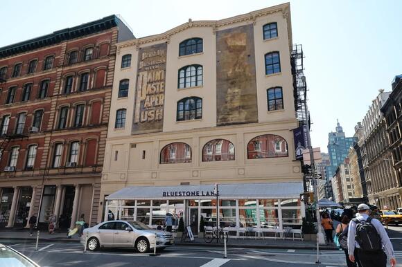 NYC building’s quirky signs could be painted over with trendy Fendi ads ...