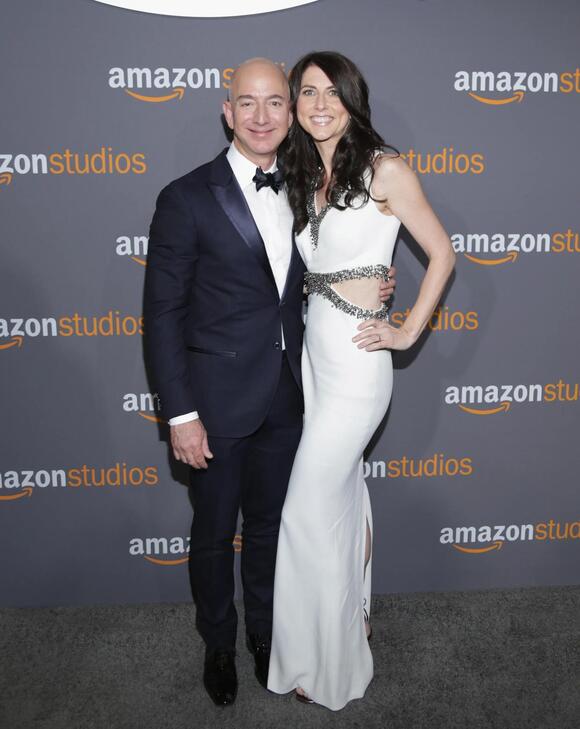 Jeff Bezos’ ‘buff’ body in new photoshoot with Lauren Sanchez leaves ...