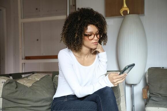 18-Year-Old Places Phone Face Down Because It Wobbles — Mom Demands ...