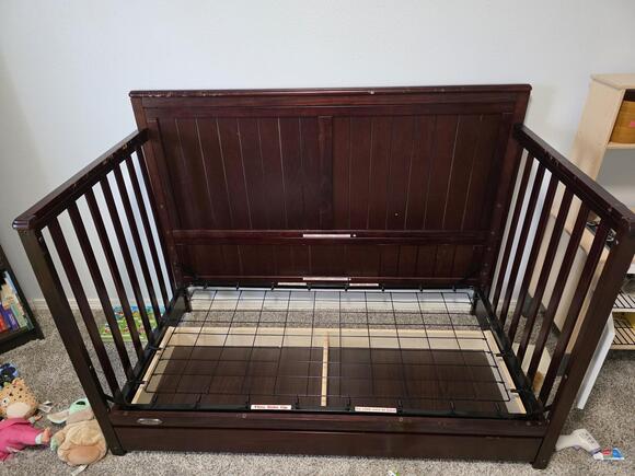 🎁 Freebies Up for Grabs in Camas — Furniture, Baby Gear & More - NewsBreak