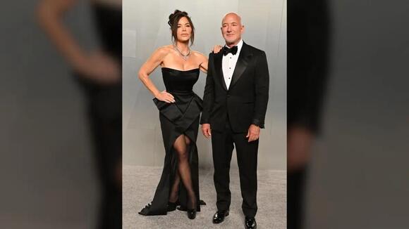 Met Gala Chaos Erupts as '300 Bottles of Fake Jeff Bezos Urine ...