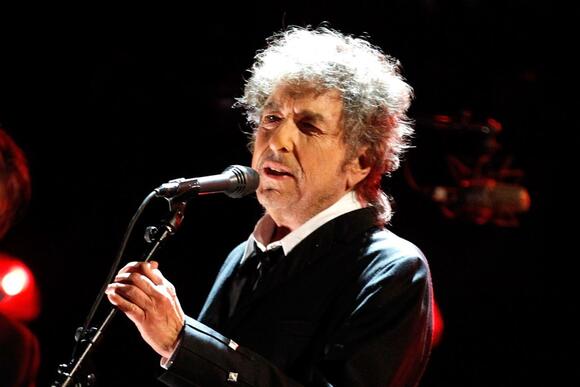 How Bob Dylan Surprised Fans During His First Show of 2026 - NewsBreak