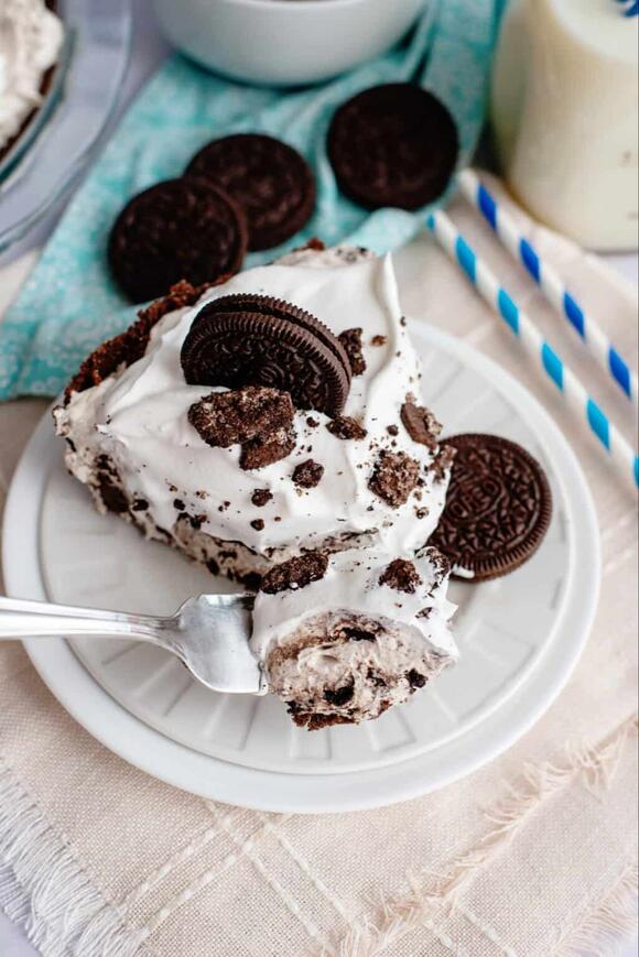 This No Bake Oreo Cheesecake Pie Is the Cool Creamy Dessert Everyone ...