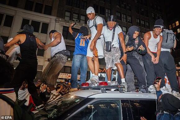 Pandemonium in New York as Knicks fans flood the streets after historic ...