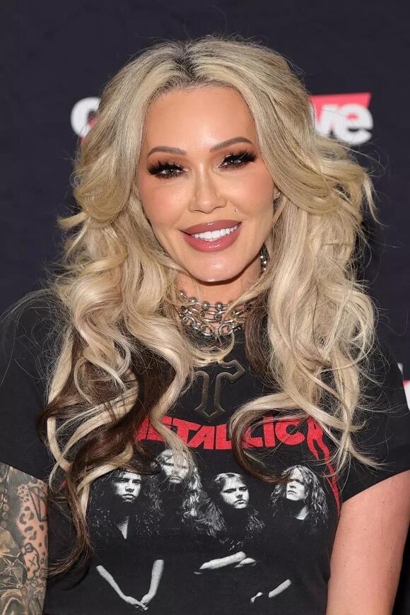 Who Are Bunnie Xo's Estranged Sisters? - NewsBreak