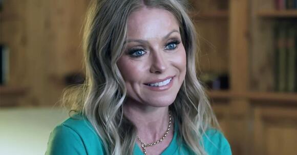 Kelly Ripa Weight Loss: Is She On a New Diet?