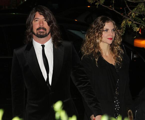 Dave Grohl slams viral Instagram photo claiming to be his love child ...