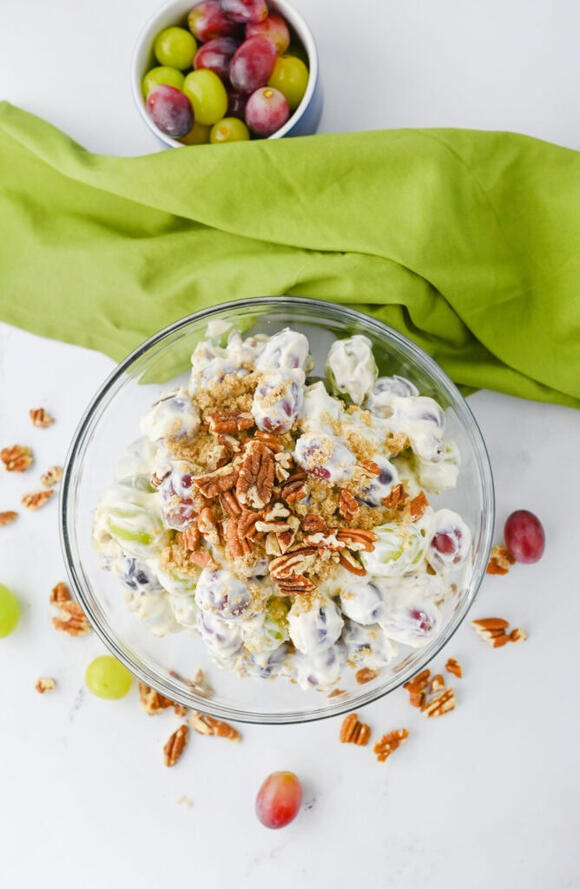 This Creamy Grape Salad Is an Old-Fashioned Crowd Favorite - NewsBreak