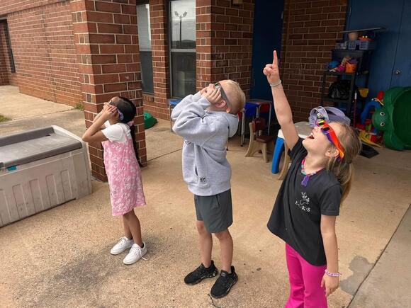 Schools, libraries host solar eclipse viewing - NewsBreak