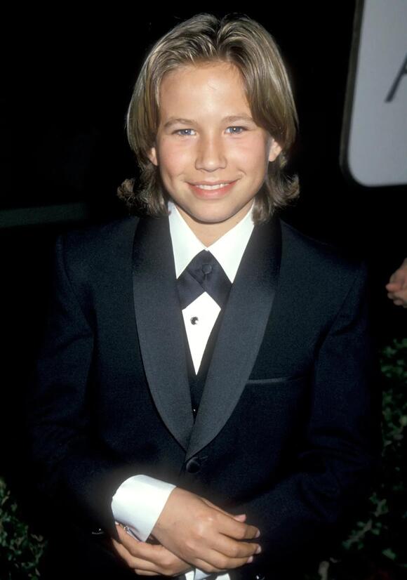'90s Heartthrob Jonathan Taylor Thomas, Now 43, Lives Quietly Out of ...