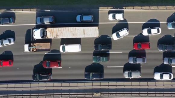 One State Might Make It Illegal for Big Rigs to Pass in the Left Lane ...