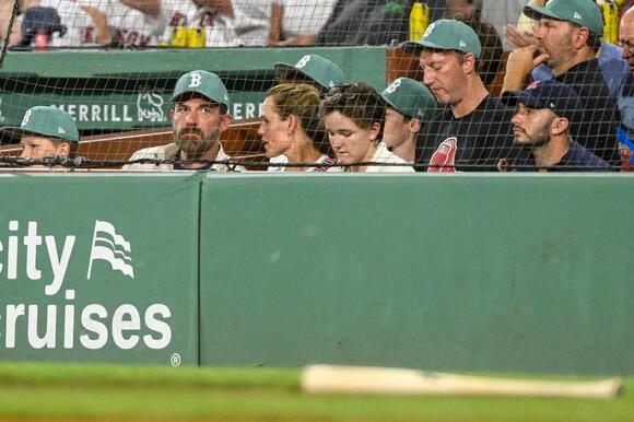 Ben Affleck Jennifer Garner's Appearance at Baseball Game Sparks Debate ...