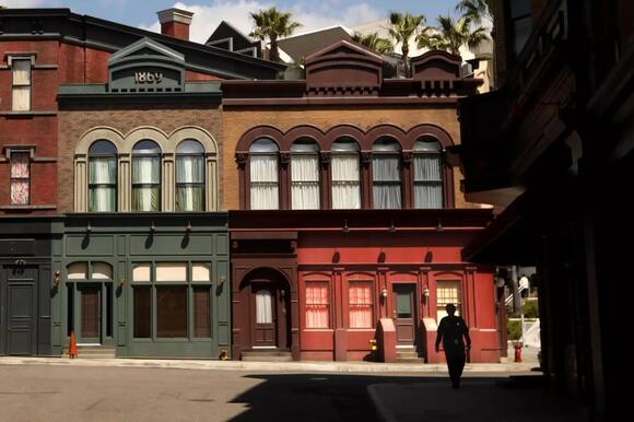 On a Hollywood studio lot, a new New York set comes to life