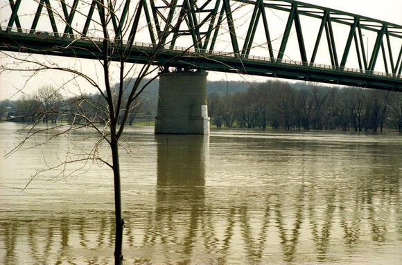 US River Towns Perfect for a Weekend Getaway - NewsBreak