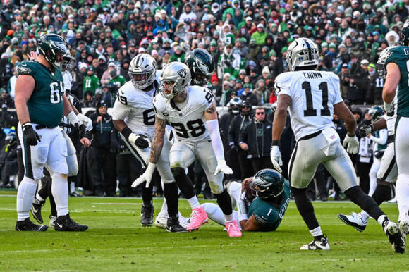 Maxx Crosby’s Raiders future uncertain after injury severity revealed ...