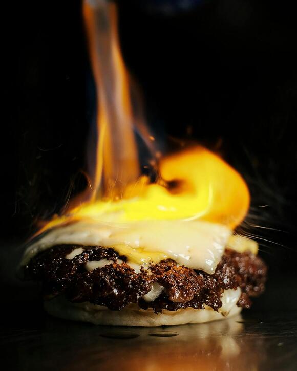 9 Chain Restaurant Cheeseburger Rankings That Have Fast Food Fans ...