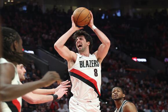 Did Deni Avdija Chip His Tooth After De’Aaron Fox Collision? Debunking ...