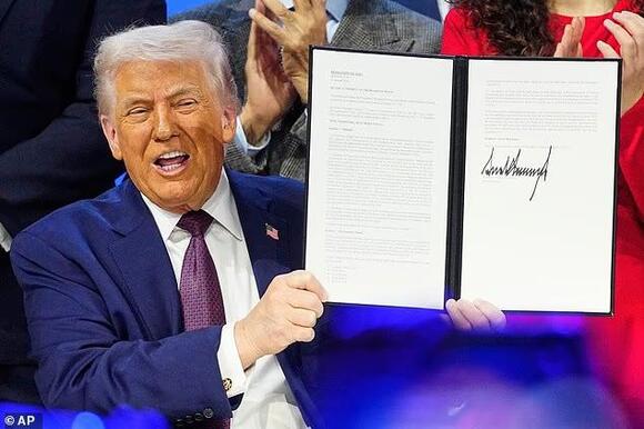Trump's golden Board of Peace logo bears striking resemblance to United ...