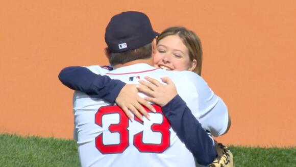 Tim Wakefield’s daughter throws out first pitch at emotional Red Sox ...