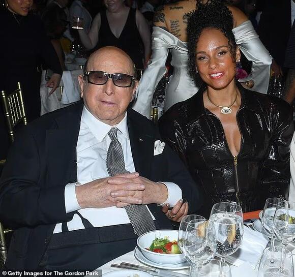 Clive Davis dies at 94: Music executive titan responsible for Whitney ...