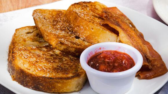 20 Fast Food Breakfast Items That've Changed the American Morning ...