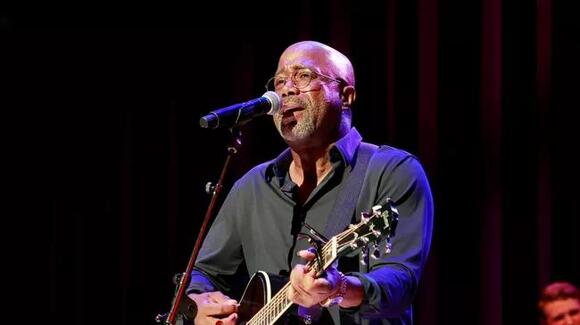 Why Darius Rucker, Fiancée Emily Deahl Are 'Not Going To Plan' A ...
