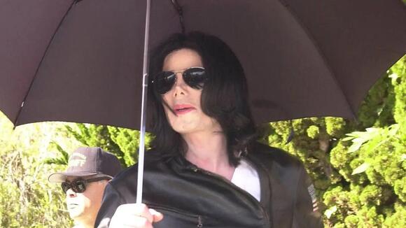'Gobsmacked' Journalist Martin Bashir Recalls Michael Jackson's ...