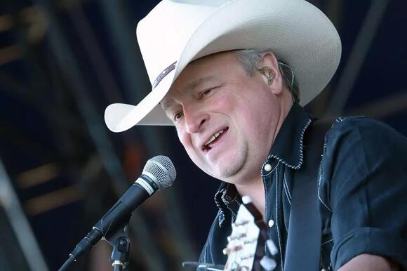 Alan Jackson Plots 2026 All-Star 'Finale' Show in Nashville - NewsBreak